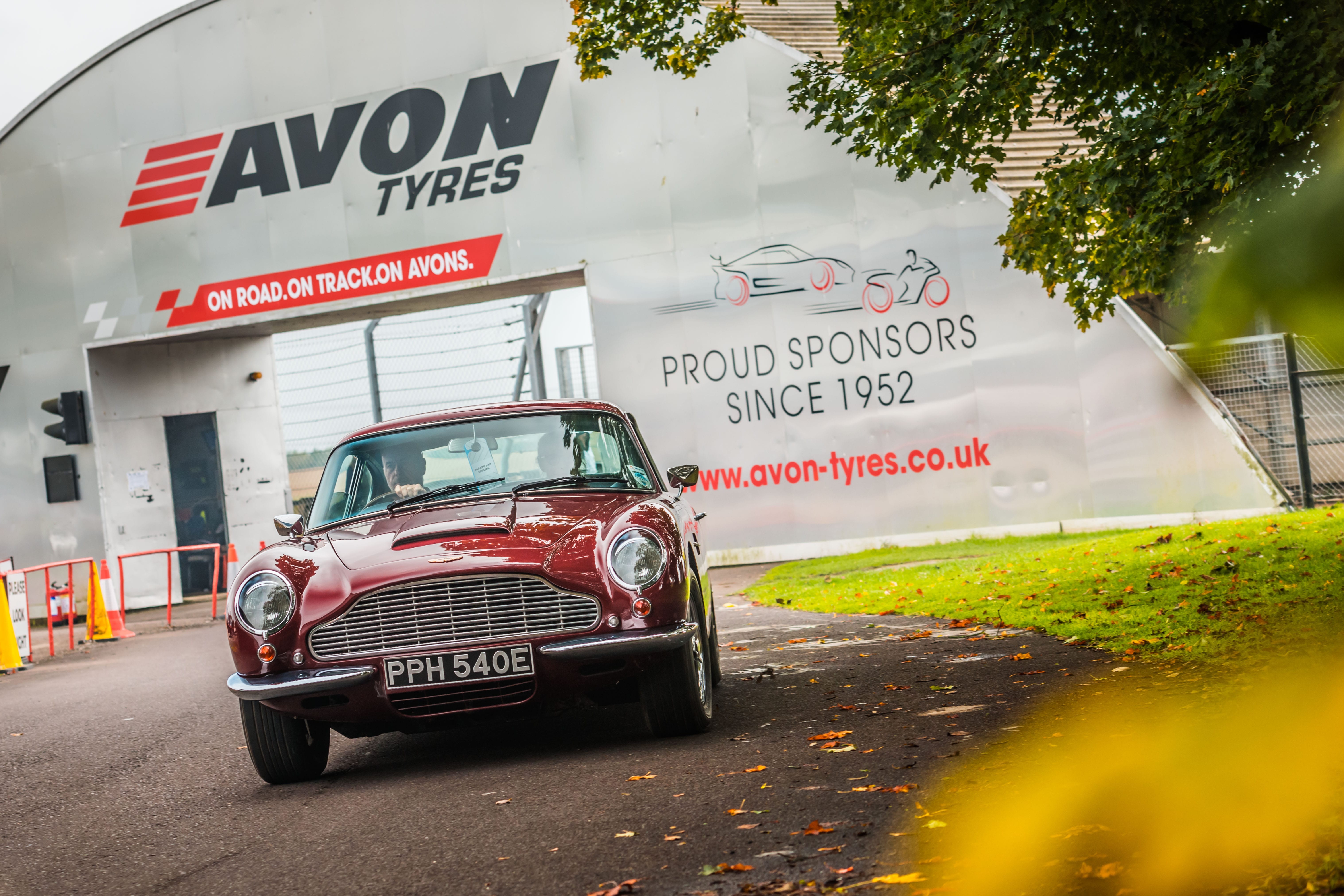 Avon Tyres puts on special display at Castle Combe Autumn Classic ...